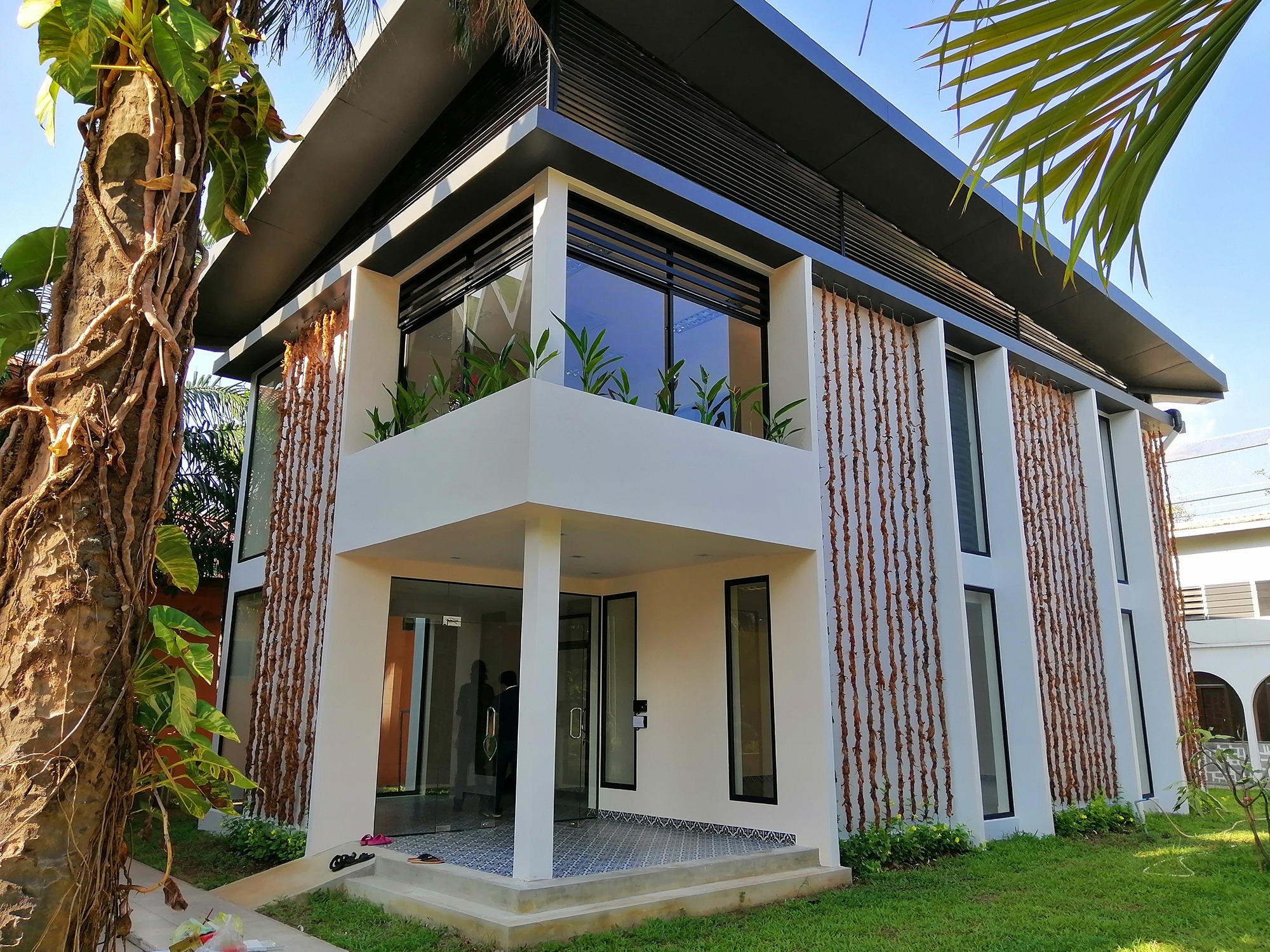 BIOCLIMATIC OFFICE for CAMBODIAN SENATE - T3 Architects